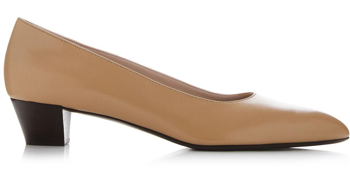 The Row Luisa Leather Pumps in Natural | Lyst