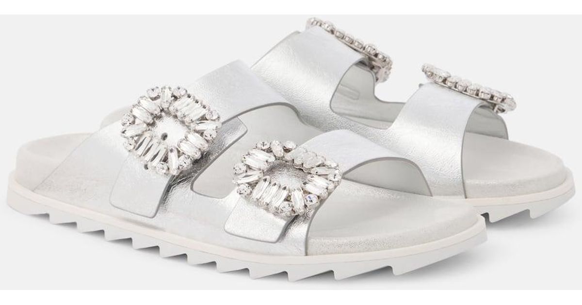 Roger Vivier Crystal-Embellished Metallic Leather Slides in White | Lyst