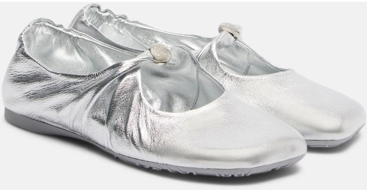 Loewe Pebble Soft Metallic Leather Ballet Flats in White | Lyst UK