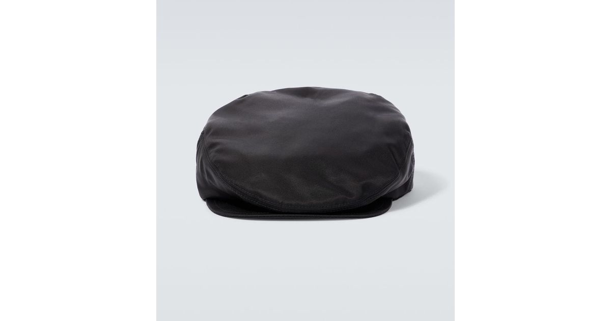 Prada Triangle-Plaque Re-Nylon Beret Hat in Black for Men | Lyst UK