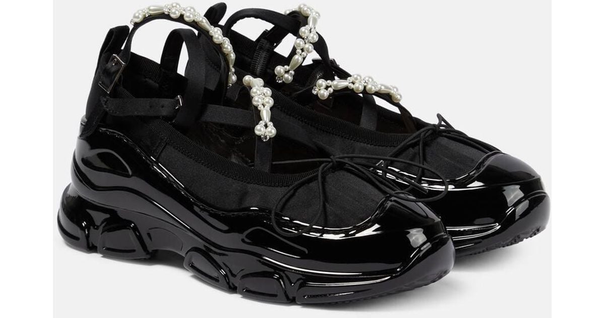 Simone Rocha Low Trek Faux Pearl-Embellished Shoes in Black | Lyst