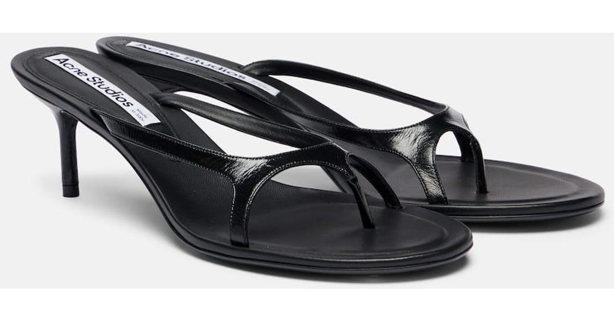 Acne Studios Beverly Patent Leather Thong Sandals in Black | Lyst