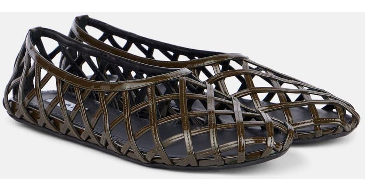 Alaïa Cage Leather Ballet Flats in Black | Lyst