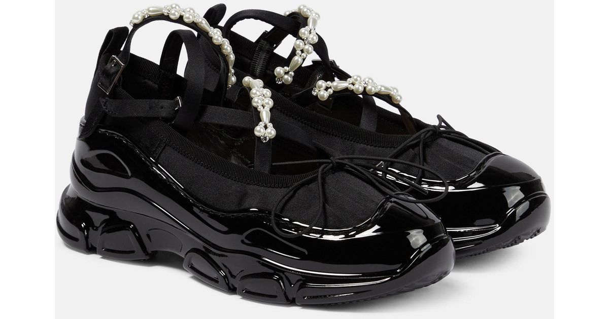 Simone Rocha Low Trek Faux Pearl-embellished Shoes in Black | Lyst