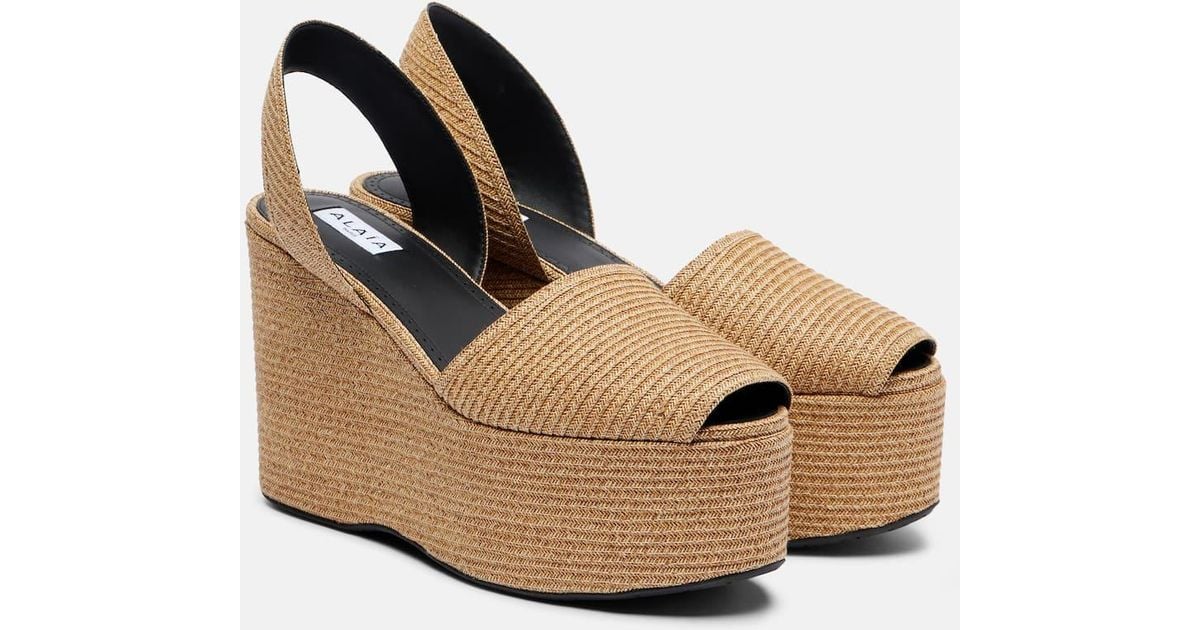 Alaïa Straw Wedge Sandals in Brown | Lyst