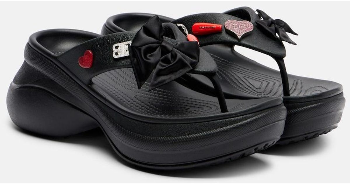 Balenciaga X Crocs Jibbitz Platform Thong Sandals in Black | Lyst