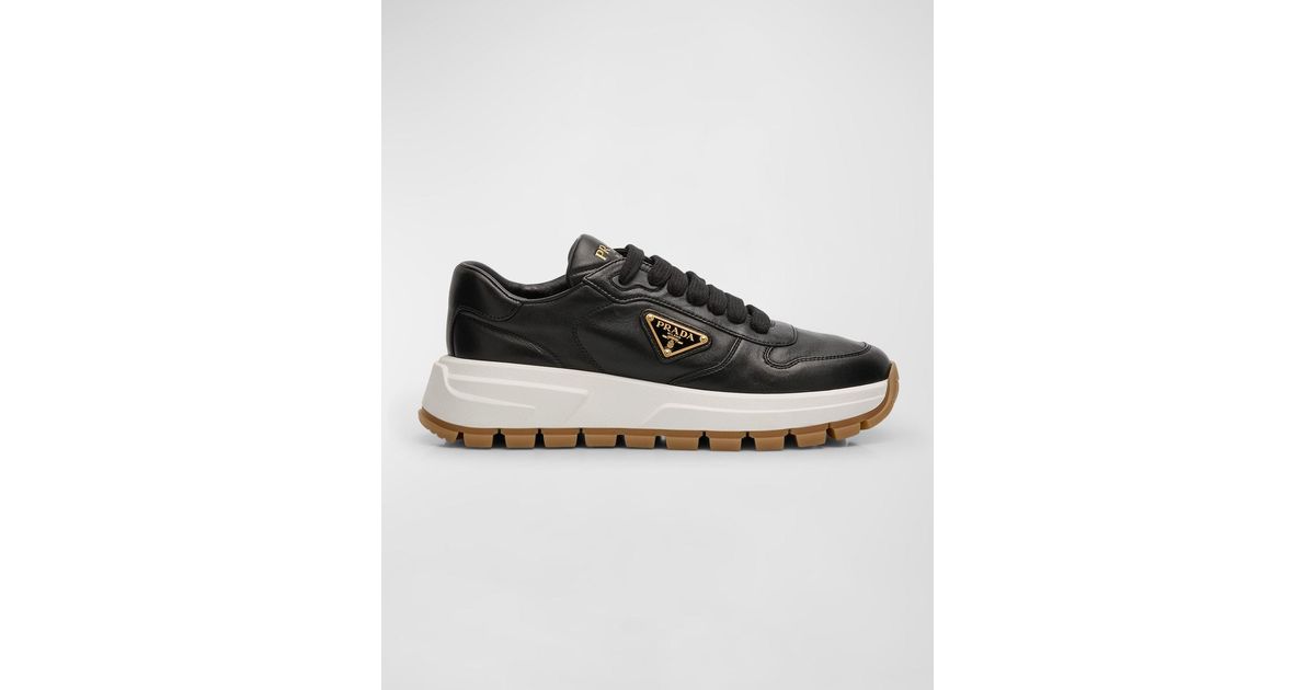 Prada Leather Logo Runner Sneakers in Black | Lyst