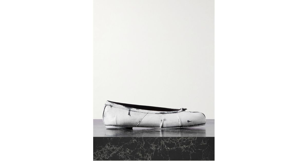 Maison Margiela Tabi Split-Toe Painted Leather Ballet Flats in White | Lyst