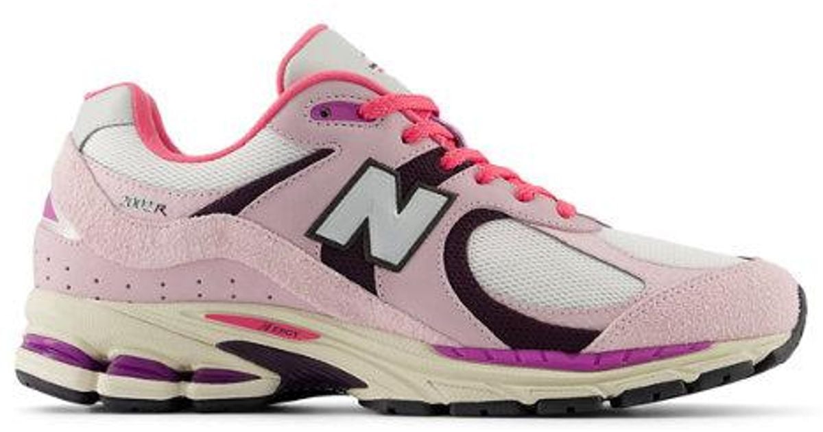 New Balance 2002R Sneakers in Pink | Lyst