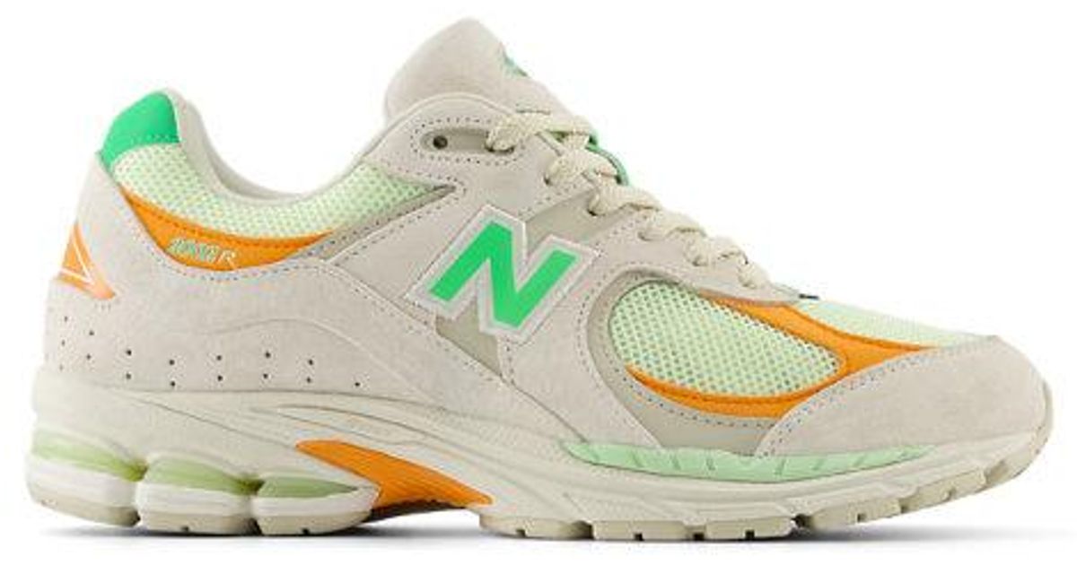 New Balance 2002R Sneakers in Green | Lyst