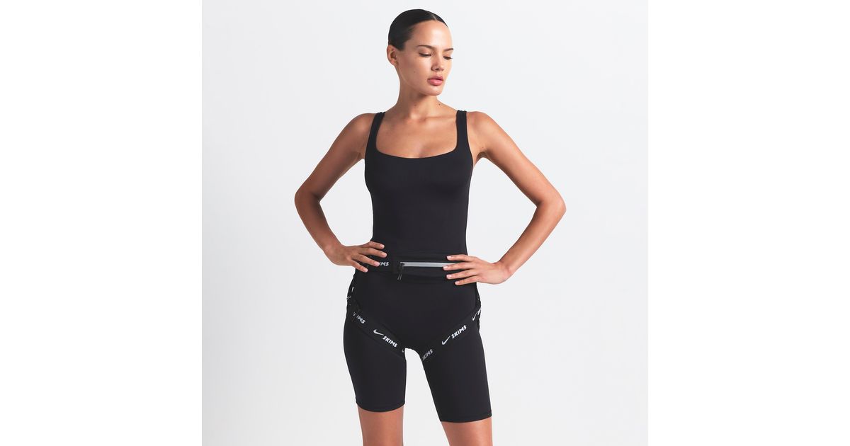 Nike Skims Matte Square-Neck Tank Top in Black | Lyst