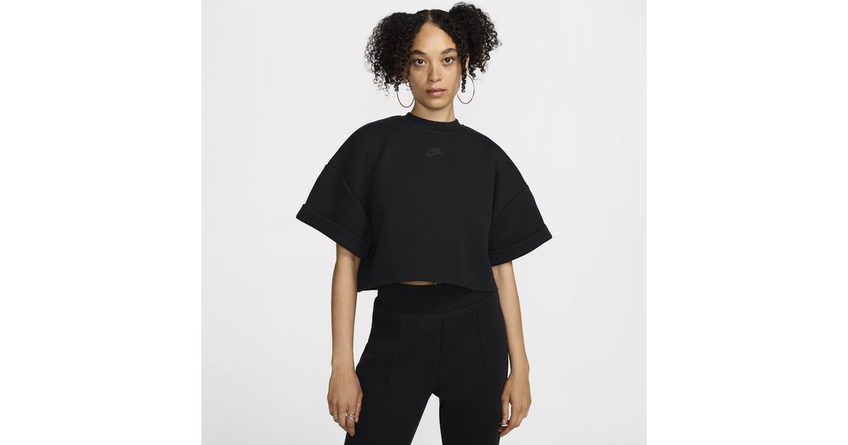 Nike Sportswear Tech Fleece Oversized Short-sleeve Cropped Top in Black ...