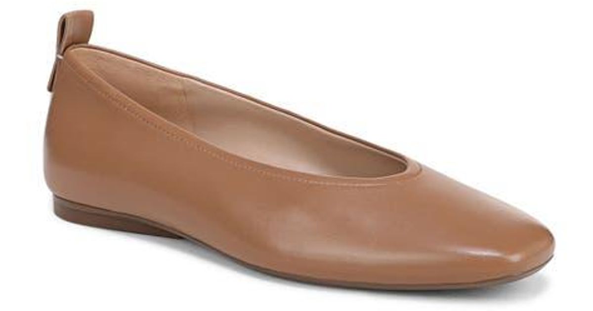 27 EDIT Naturalizer Carla Flat in Brown | Lyst
