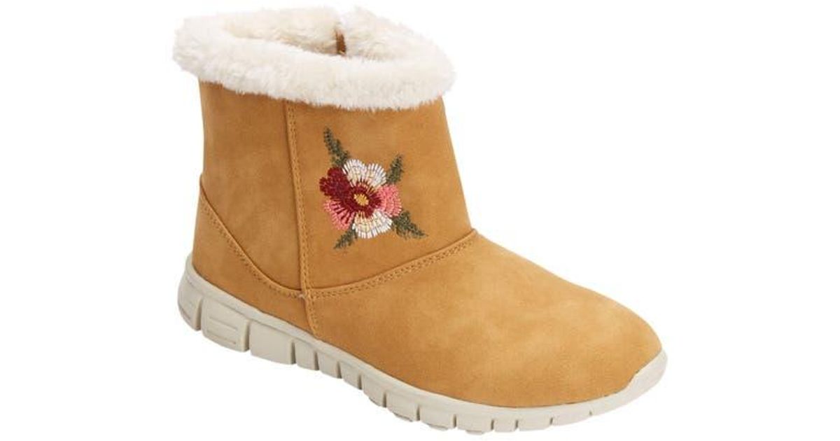 Comfortview The Fable Weather Shootie in White | Lyst