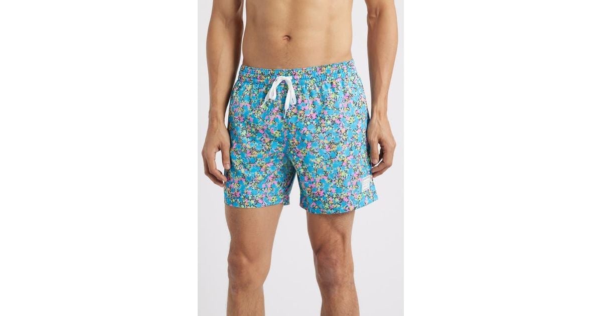 Chubbies X The Isle Floral Classic Lined 5.5-Inch Swim Trunks in Blue ...