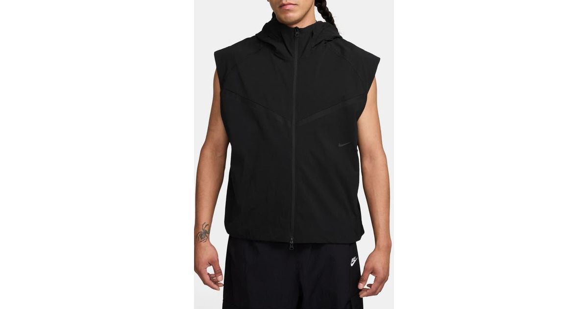 Nike Tech Ergonomic Vest in Black for Men | Lyst