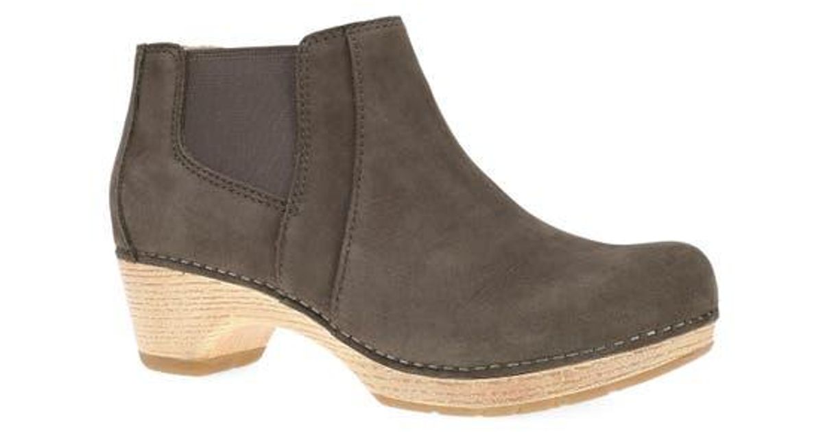 Dansko Lane Platform Chelsea Boot in Brown | Lyst