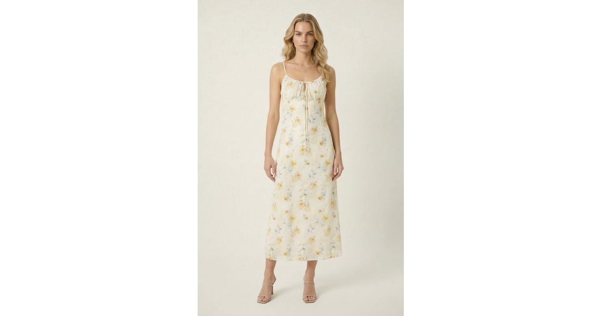 Modenaire Floral Midi Dress in Natural | Lyst