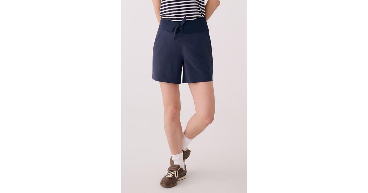 Lolë Sofia Shorts in Blue | Lyst