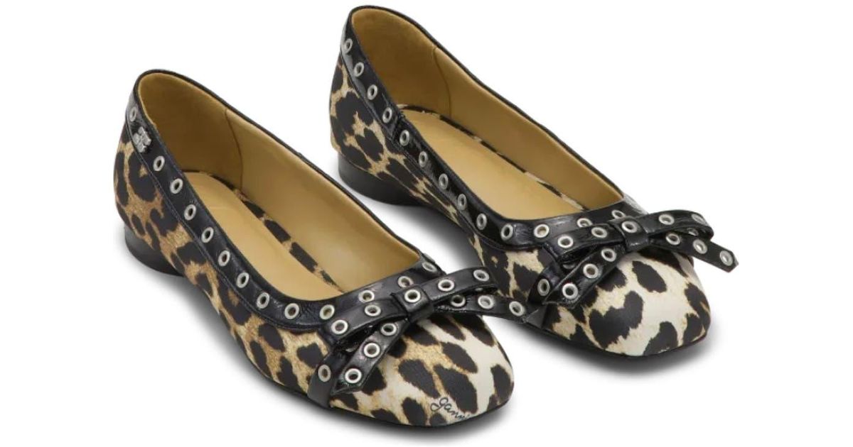 Ganni Grommet Bow Ballet Flat in Green | Lyst