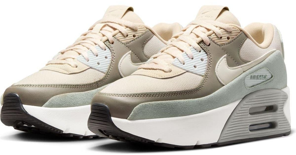 Nike Air Max 90 Lv8 Platform Sneaker in Metallic | Lyst