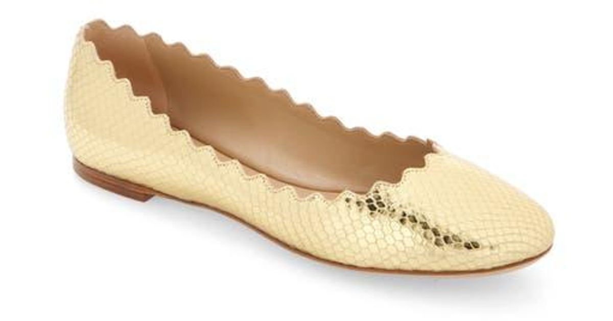 Chloé Lauren Scallop Ballet Flat in Natural | Lyst