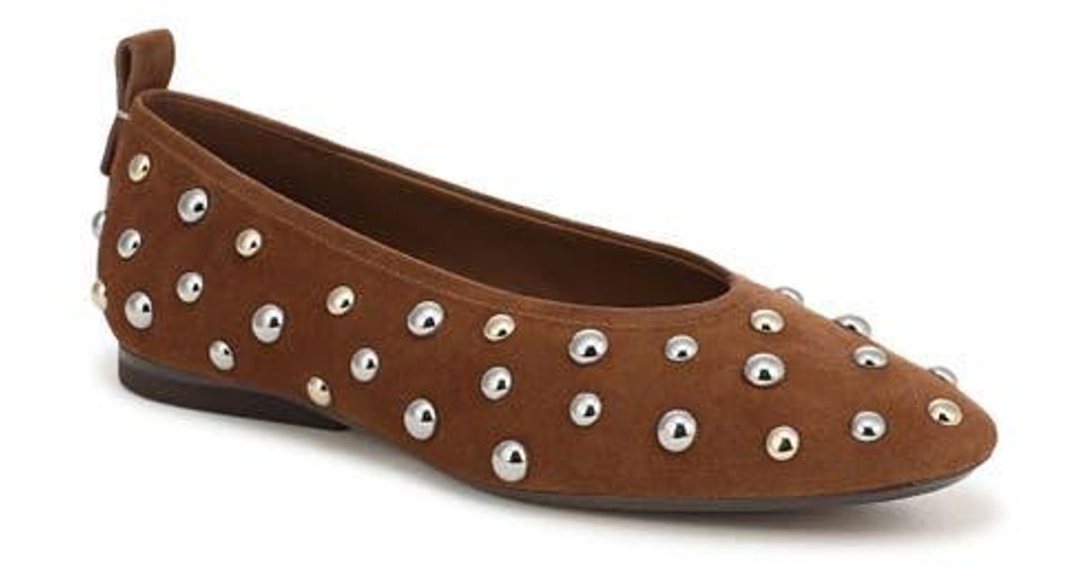 27 EDIT Naturalizer Carla Stud Ballet Flat in Brown | Lyst