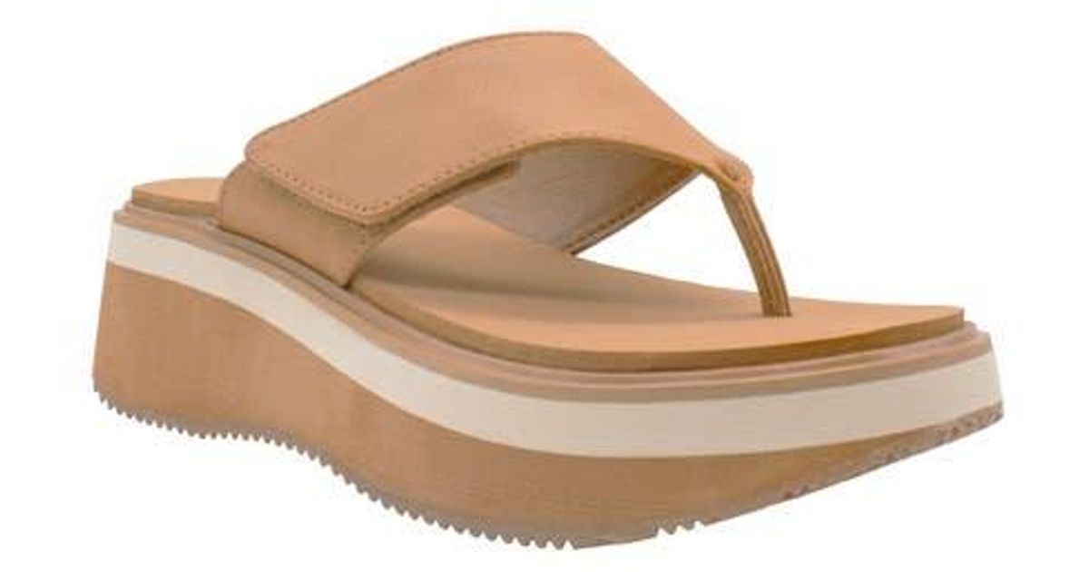 Volatile Shitake Platform Wedge Sandal in Natural | Lyst