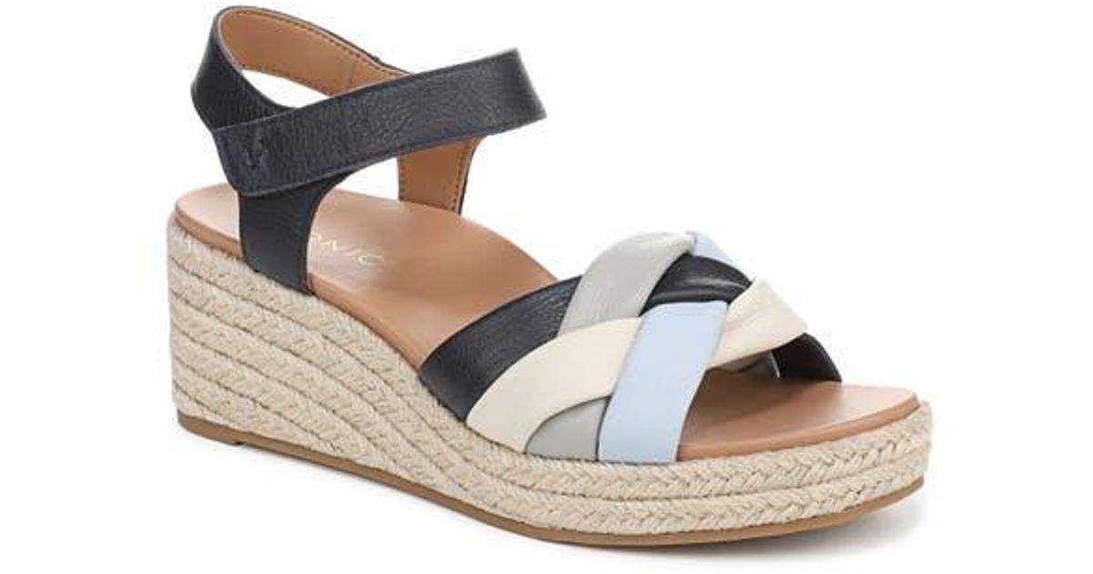 Vionic Saratoga Wedge Espadrille Sandal in White | Lyst