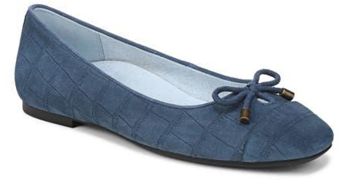 Vionic Klara Cap Toe Ballet Flat in Blue | Lyst