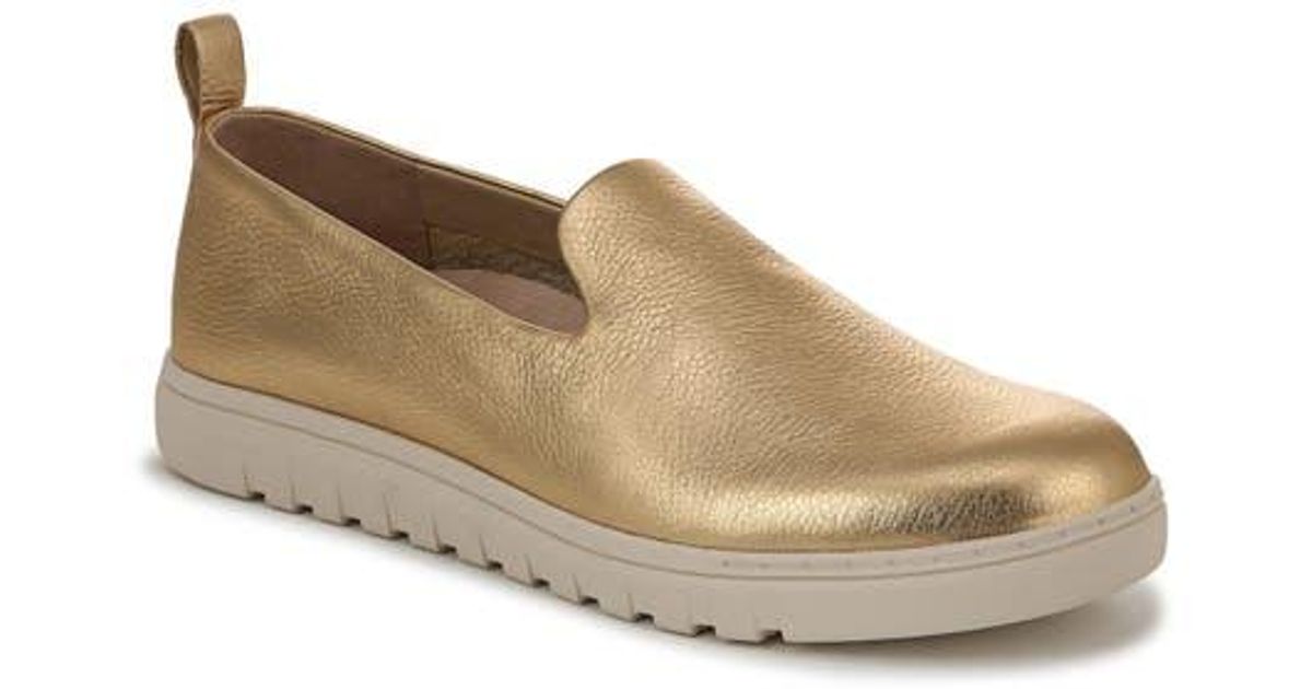 Vionic Uptown Willa Slip-On Sneaker in Natural | Lyst