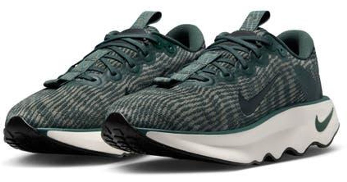 Nike Motiva Road Runner Walking Shoe in Green | Lyst