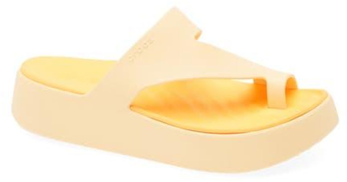 Crocs™ Getaway Toe Loop Platform Sandal | Lyst