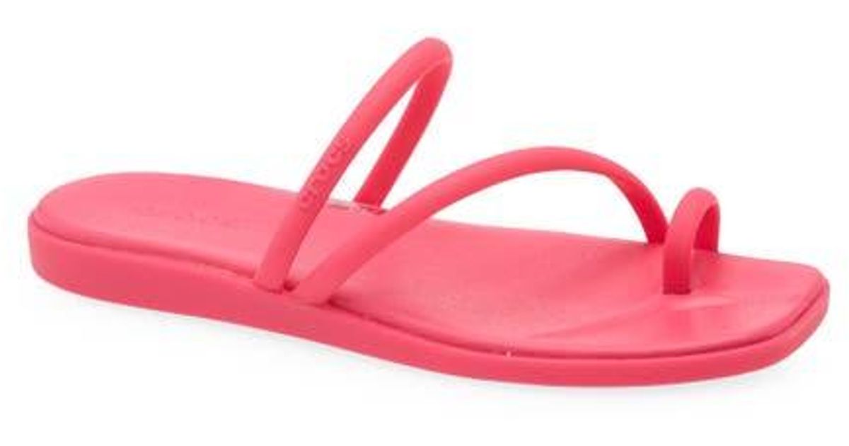 Crocs™ Miami Toe Loop Sandal in Pink | Lyst