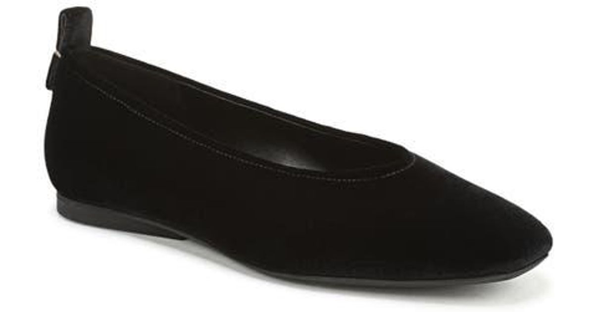 27 EDIT Naturalizer Carla Flat in Black | Lyst