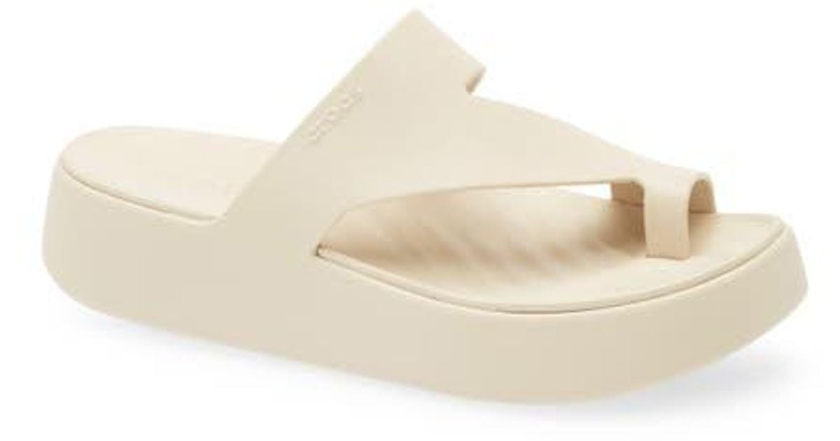 Crocs™ Getaway Toe Loop Platform Sandal | Lyst