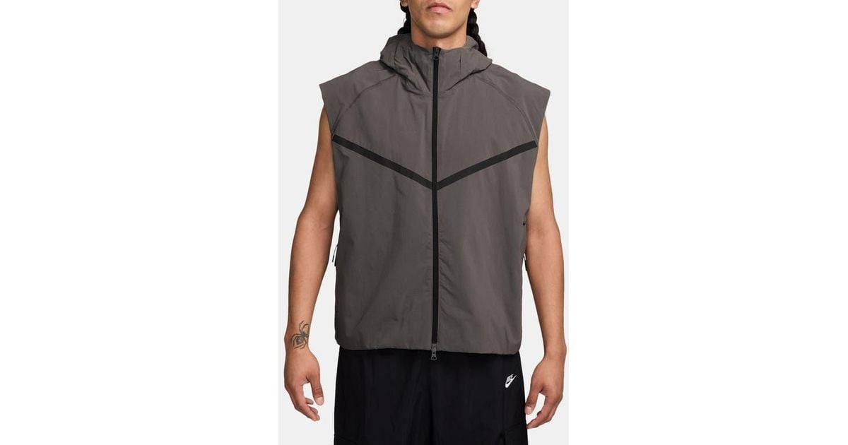 Nike Tech Ergonomic Vest in Gray for Men | Lyst