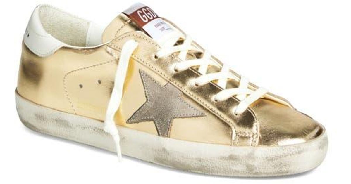 Golden Goose Super-Star Metallic Low Top Sneaker in Natural | Lyst