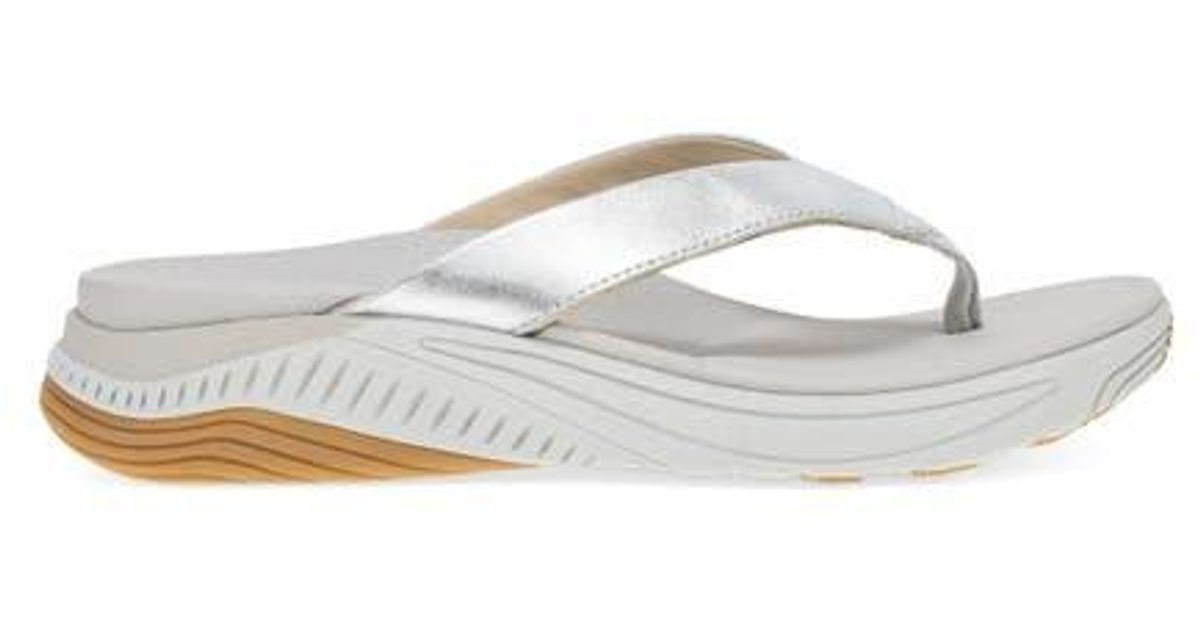 Dansko Rosemary Platform Flip Flop in White | Lyst