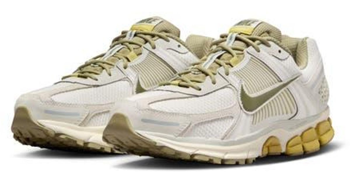 Nike Gender Inclusive Zoom Vomero 5 Sneaker | Lyst