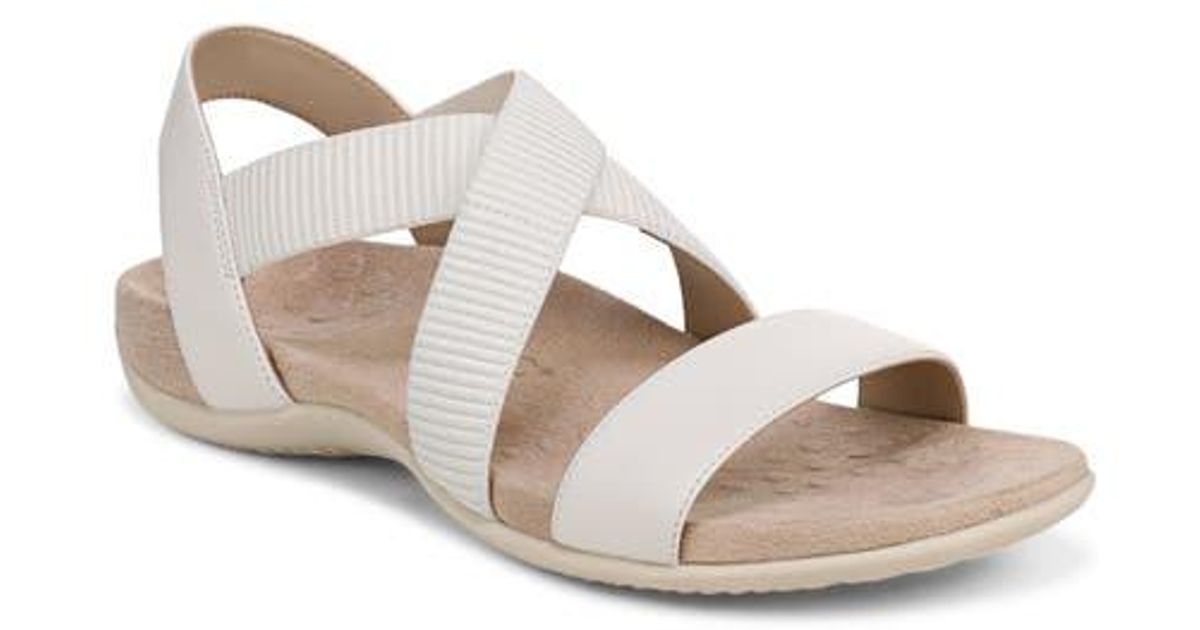Vionic Raina Slingback Sandal in White | Lyst