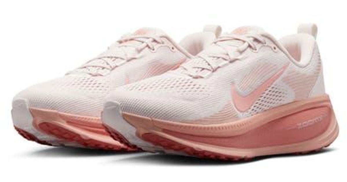 Nike Vomero 18 Running Shoe in Pink | Lyst