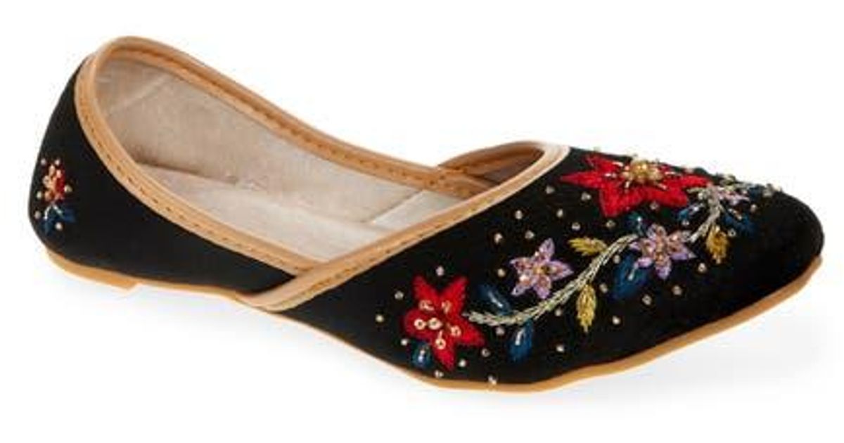 Fuchsia Lotus Flat in White | Lyst