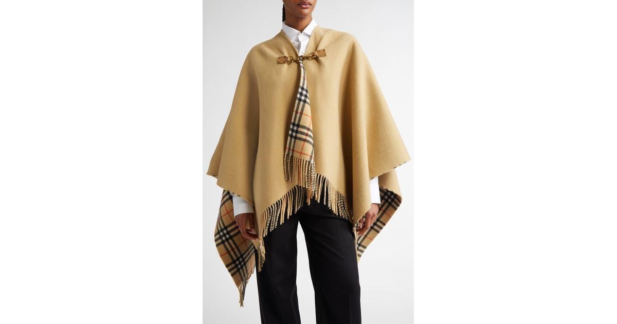 Burberry Marsh Wool Cape in Natural | Lyst