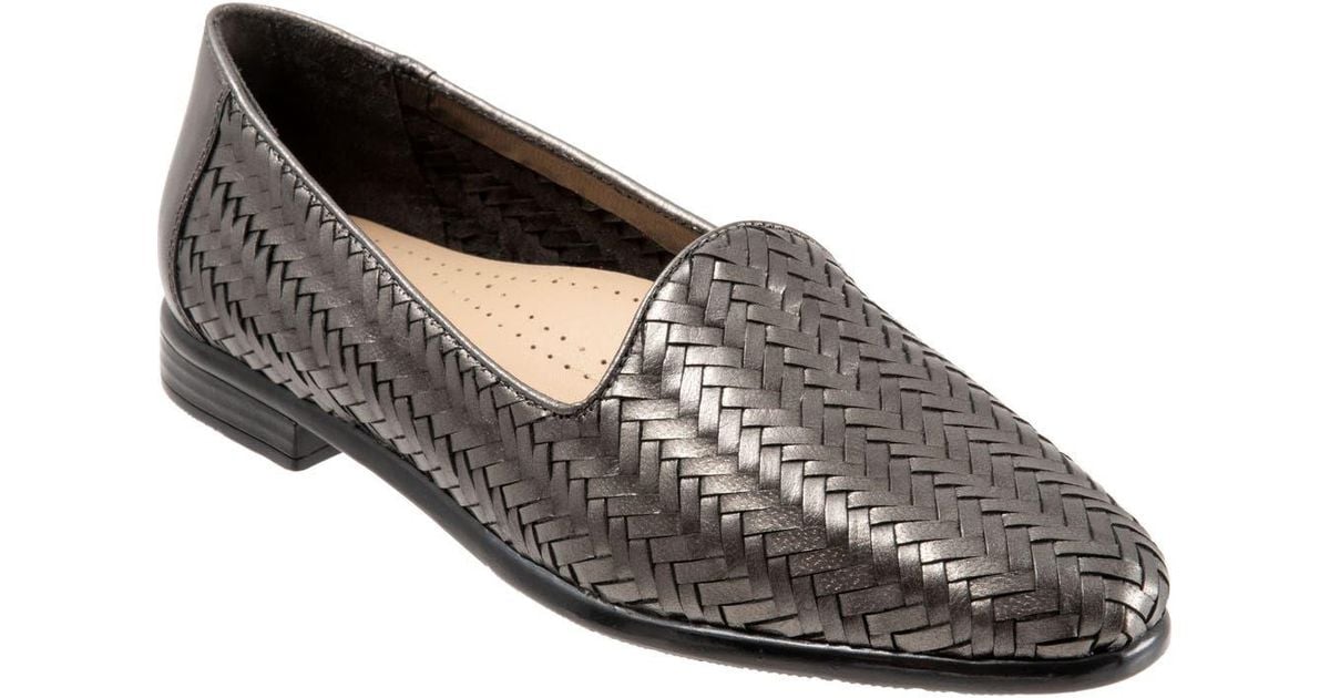 Trotters Liz Iii Flat in Gray | Lyst