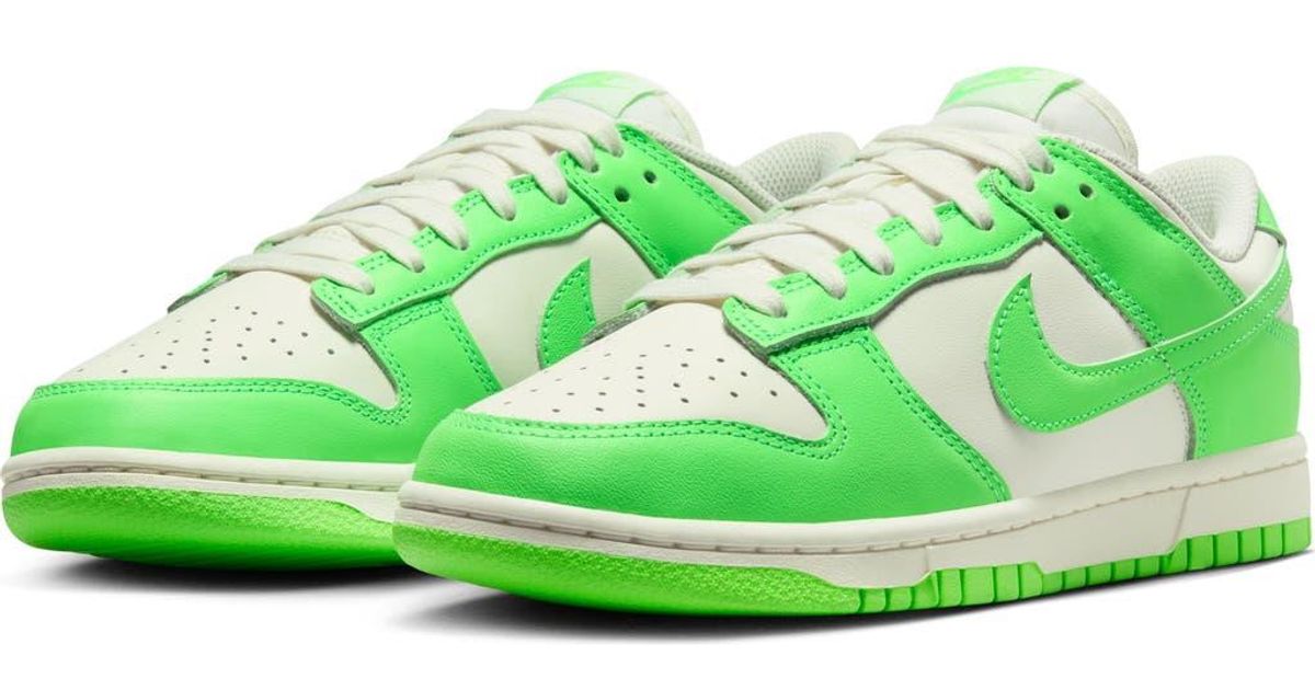 Nike Dunk Low Top Sneaker in Green | Lyst