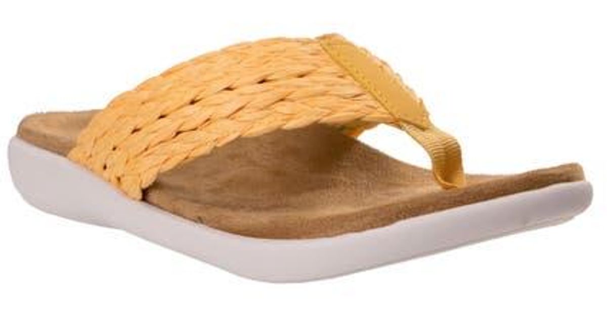 Revitalign Yumi Raffia Flip Flop | Lyst