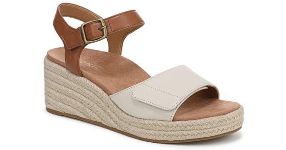 Vionic Sable Wedge Sandal in Brown | Lyst