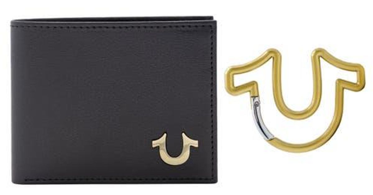 TRUE RELIGION Bifold Wallet & Horseshoe Carabiner Gift Set in Gray | Lyst