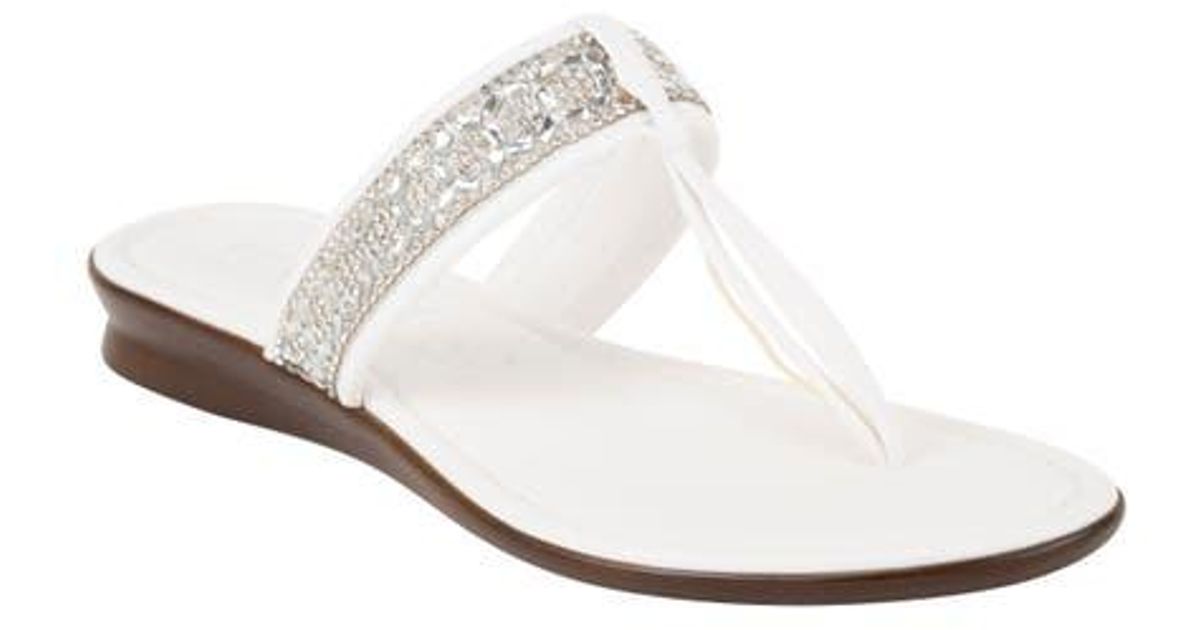 Italian Shoemakers Udella Flip Flop in White | Lyst